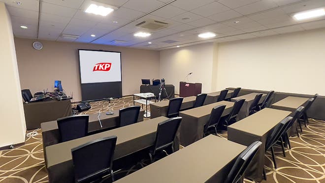 【TKPガーデンシティPREMIUM仙台西口】カンファレンスルーム8Kの写真3