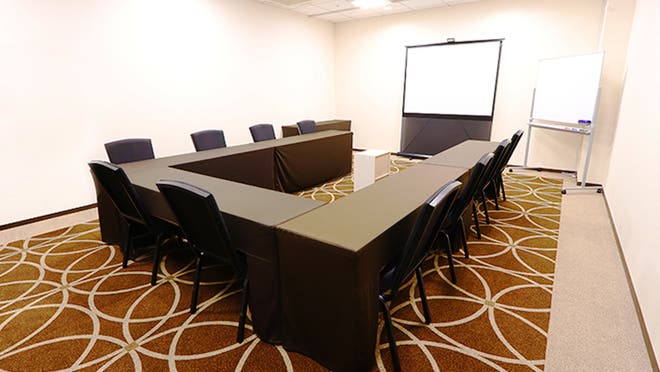 【TKPガーデンシティPREMIUM仙台西口】ミーティングルーム8Lの写真2