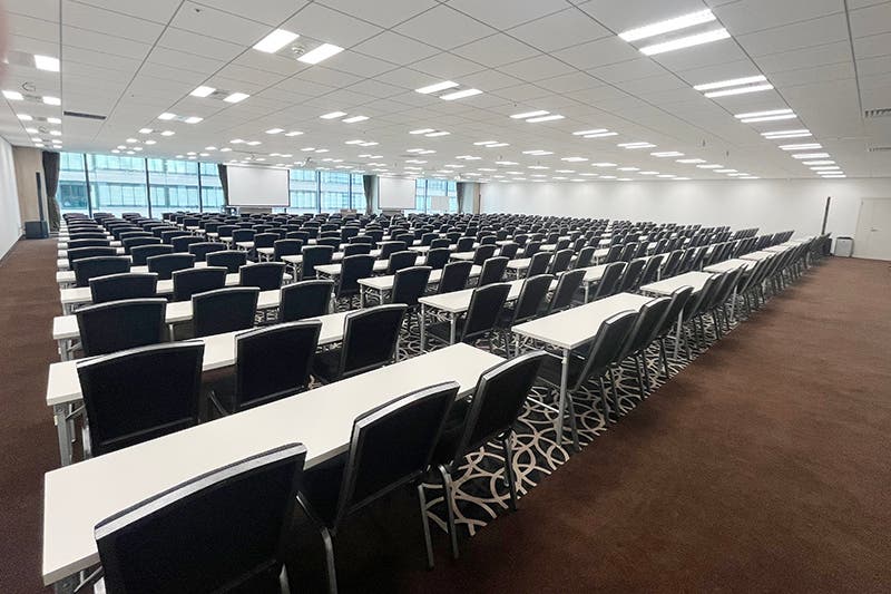 【TKPガーデンシティPREMIUM品川HEART】ホール8Bの写真1