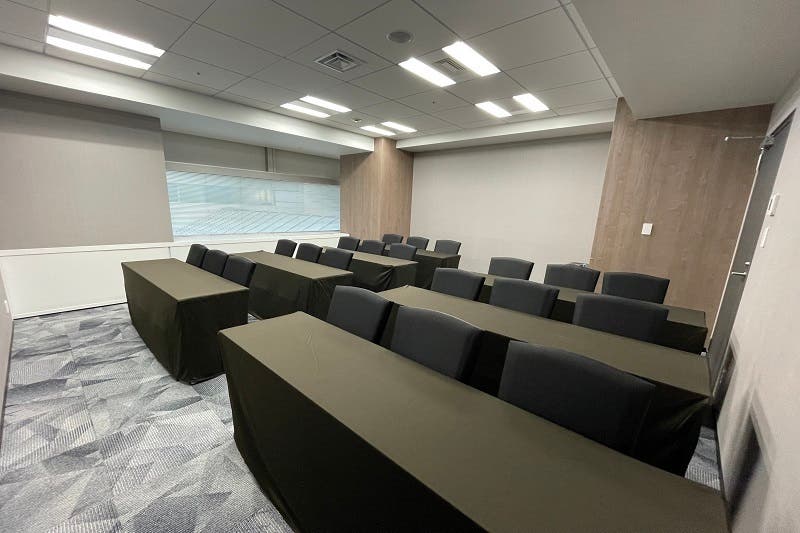 【TKPガーデンシティPREMIUM品川高輪口】ミーティングルーム3Bの写真2