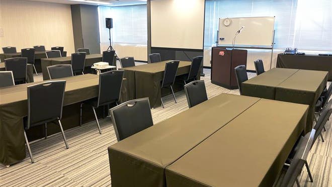 【TKP池袋カンファレンスセンター】ホール6A(半面)の写真1