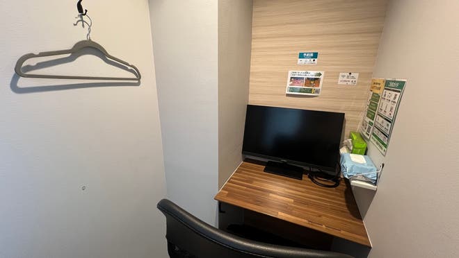 【1名用完全個室/1時間440円】赤坂見附駅から徒歩20秒!<ブース5>の写真1