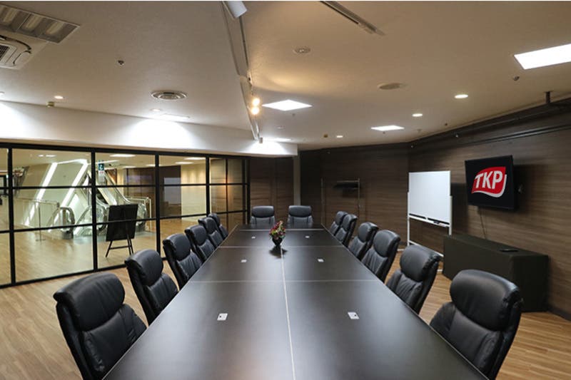 【TKPガーデンシティPREMIUM札幌大通】ミーティングルーム6Aの写真1
