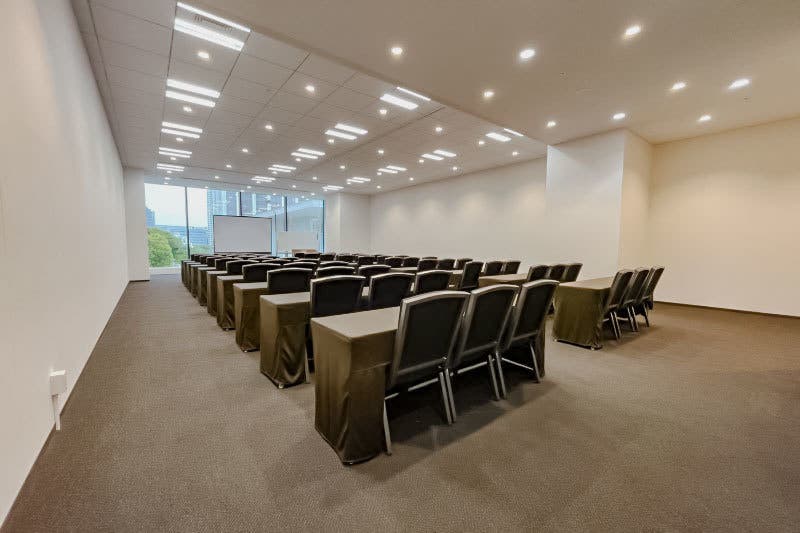 【TKPガーデンシティPREMIUM横浜駅新高島】カンファレンスルーム2Eの写真1