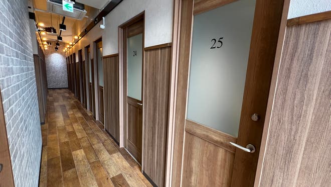 【五反田駅直結】オンライン会議可能な1名完全個室|ブース4の写真3