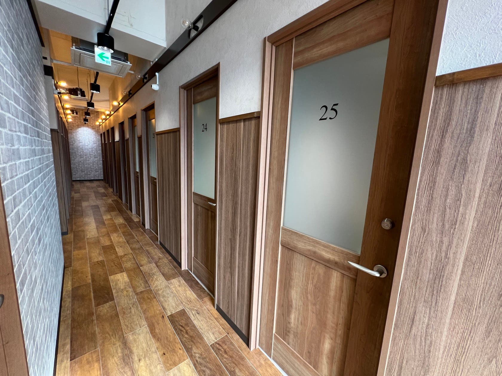 【五反田駅直結】オンライン会議可能な1名完全個室｜ブース14の写真3