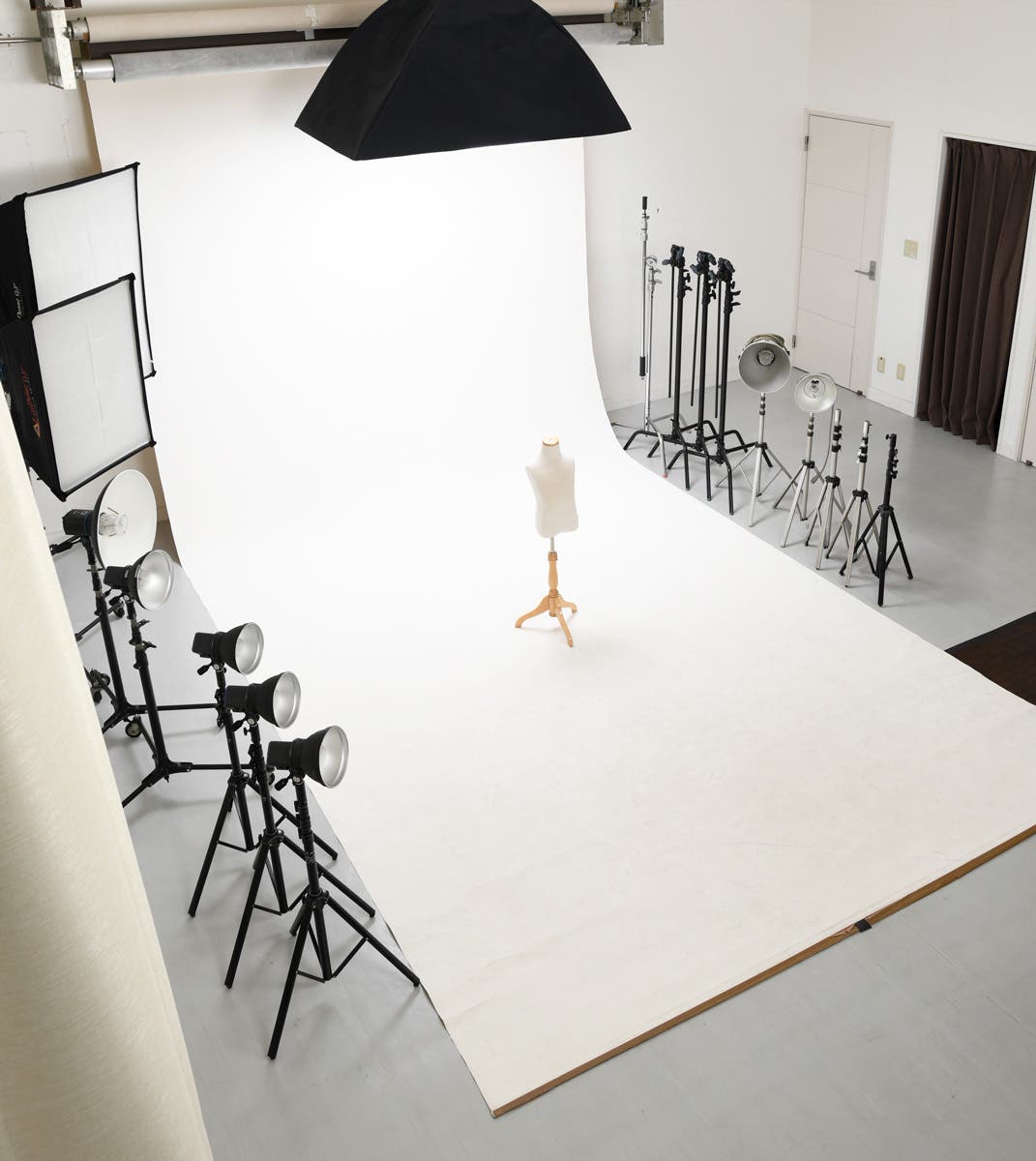 75㎡の広いスペース&高天井の外光の入る✨撮影/ヨガ/会議/セミナー等多用途利用可の写真14