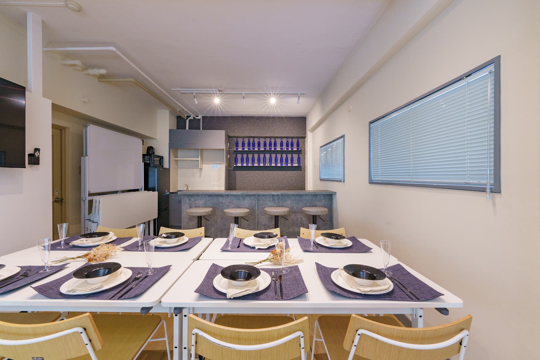 御茶ノ水駅7分✨席数76⭕️控室/飲食可/100㌅画面/ゴミ処理/会議/懇親会/歓送迎会/セミナーの写真22