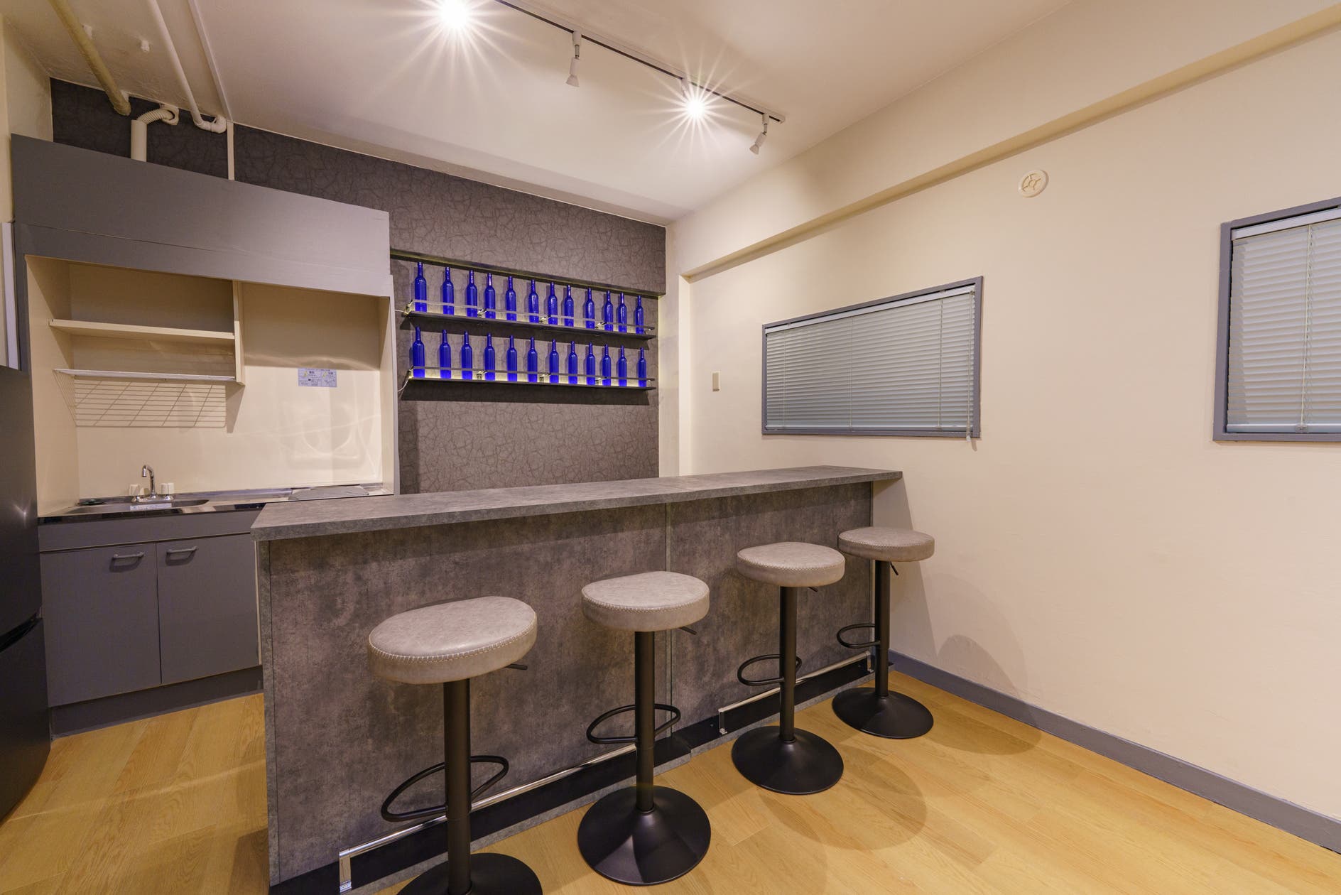 御茶ノ水駅7分✨席数76⭕️控室/飲食可/100㌅画面/ゴミ処理/会議/懇親会/歓送迎会/セミナーの写真25