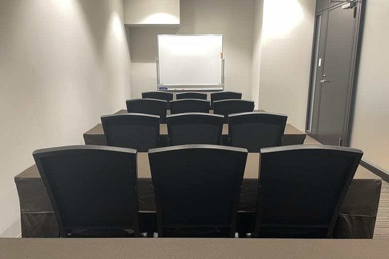 【TKPガーデンシティPREMIUM横浜西口】ミーティングルーム8Bの写真1