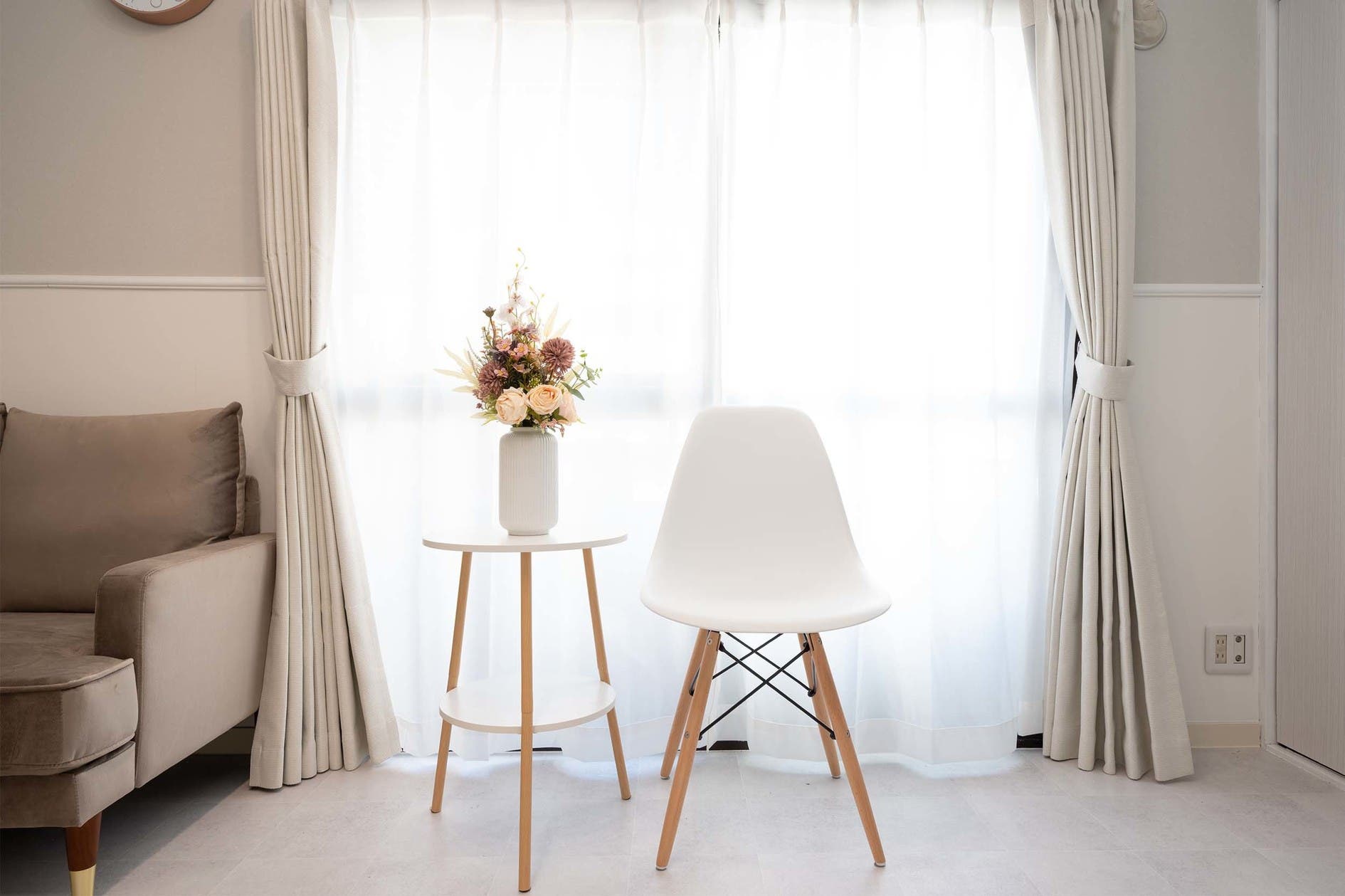 【04💐JR船橋駅北口３分すぐ/撮影スタジオ 】モール壁＆採光有・小物無料･ 配信｜ポートレート｜コスプレに最適の写真15