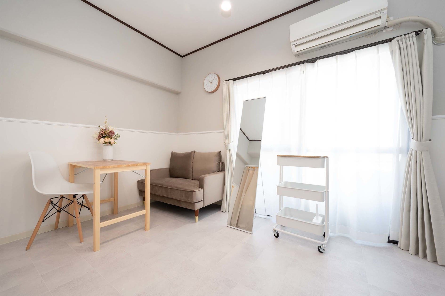 【04💐JR船橋駅北口３分すぐ/撮影スタジオ 】モール壁＆採光有・小物無料･ 配信｜ポートレート｜コスプレに最適の写真16