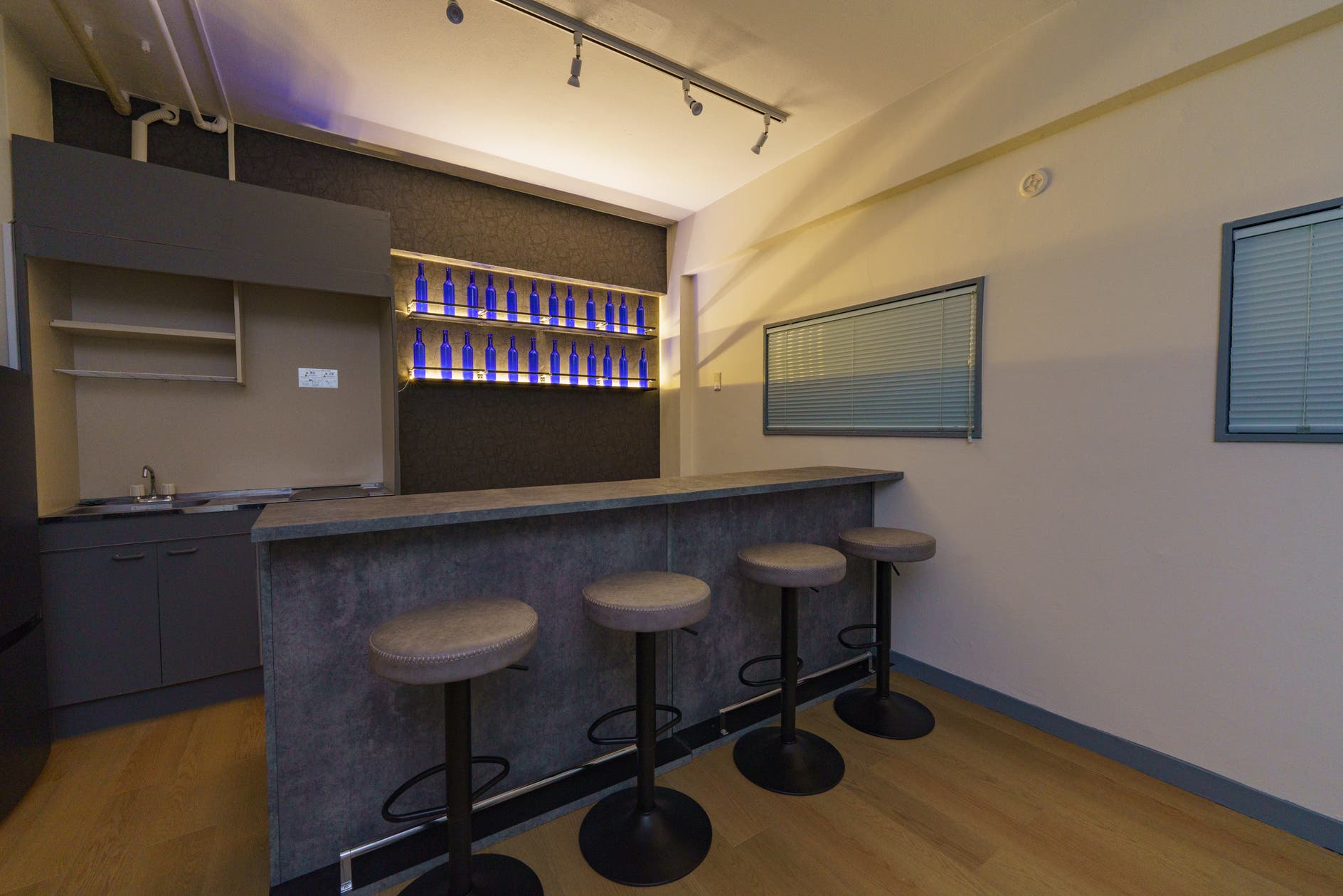 バーカウンターの画像1