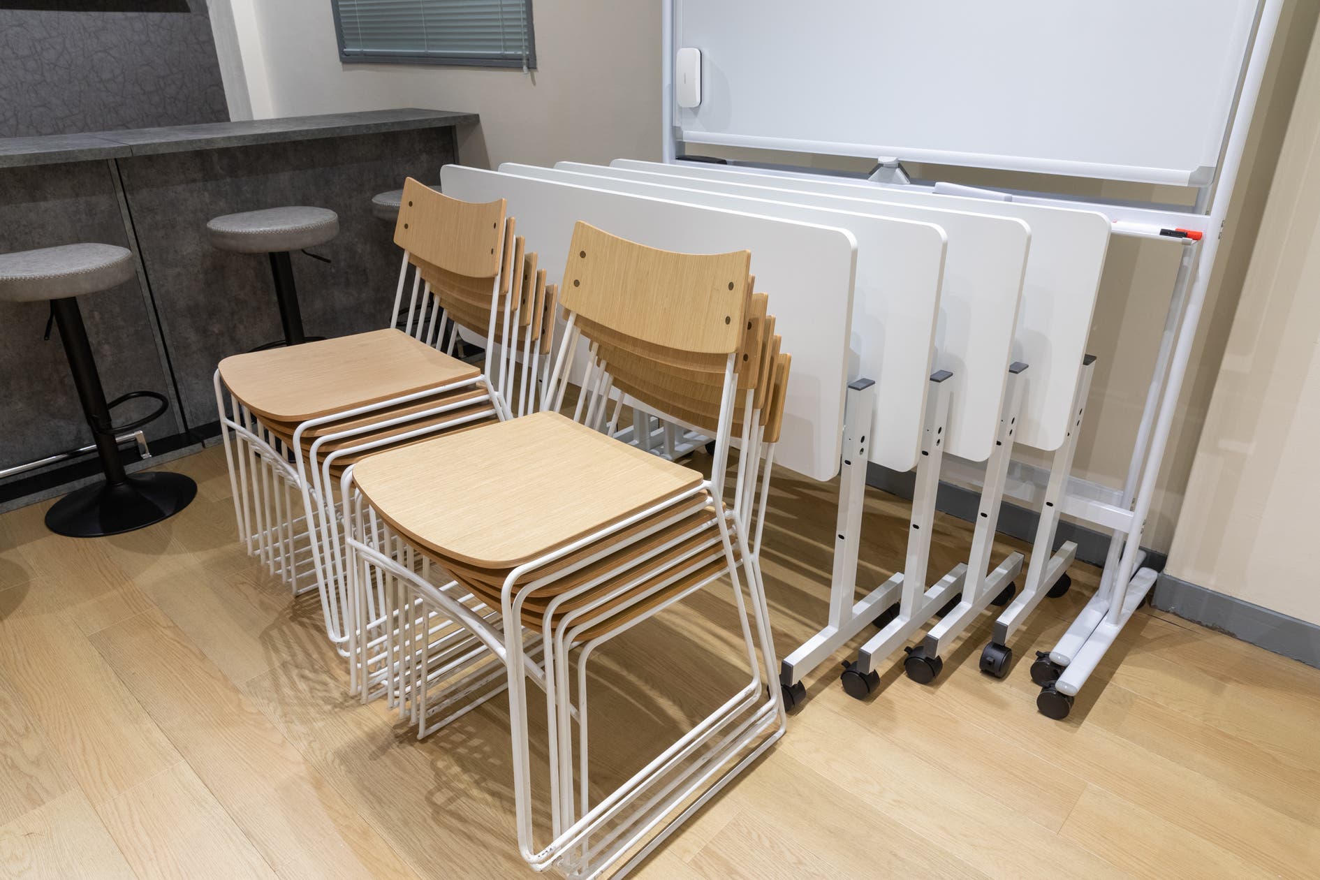 スタッキングテーブル・椅子の画像1