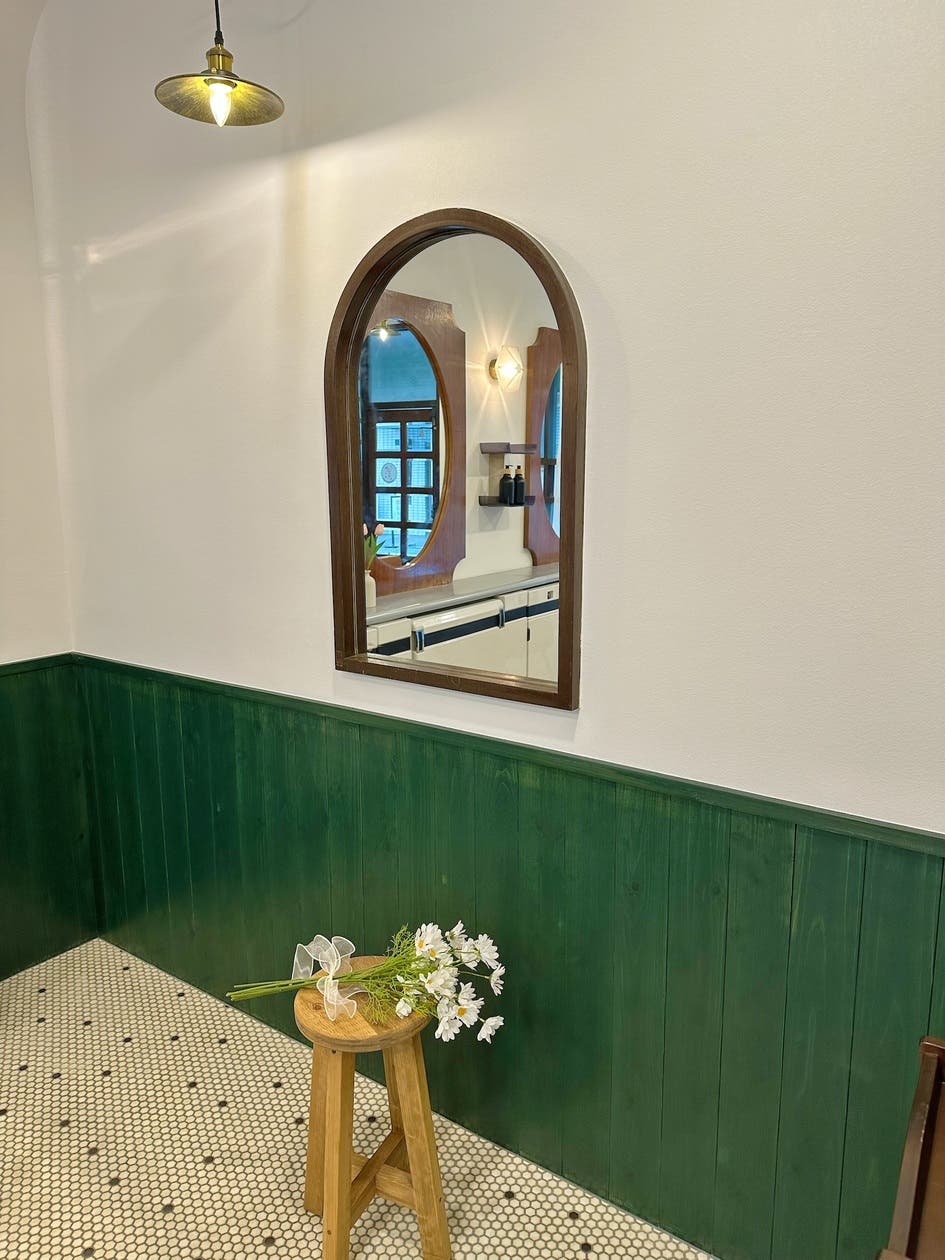 【目黒/西小山/レトロ×アンティーク美容室スタジオ】床屋モチーフ/背景スタンド/照明機材/ゴミ捨ておまかせの写真6