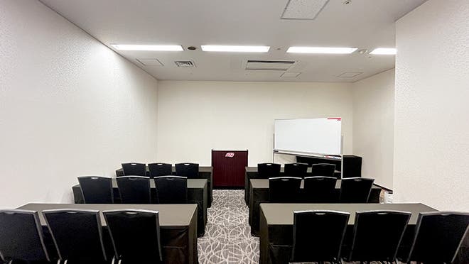 【TKPガーデンシティ広島】サファイアの写真1