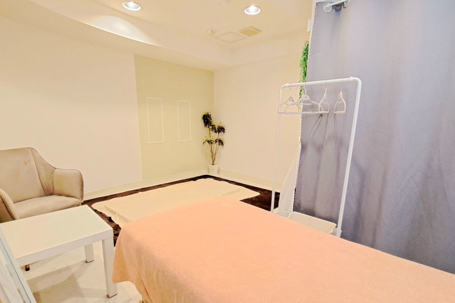 セラピスト必見【葛西駅3分】完全な個室貸切サロン/本格マットレス常設でタイマッサージも可能/エステや整体のベッド完備の写真4