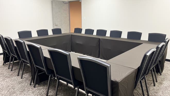 【TKP博多口カンファレンスセンター】ミーティングルーム2Dの写真1