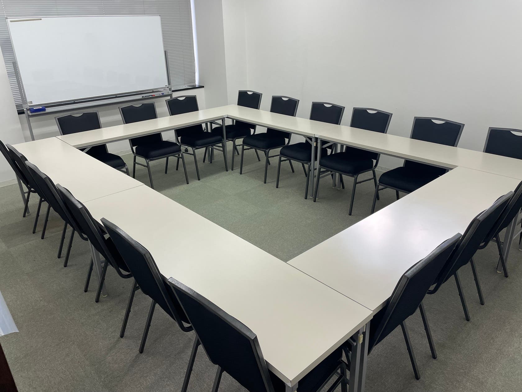 【TKP神田ビジネスセンター】ミーティングルーム602の写真1