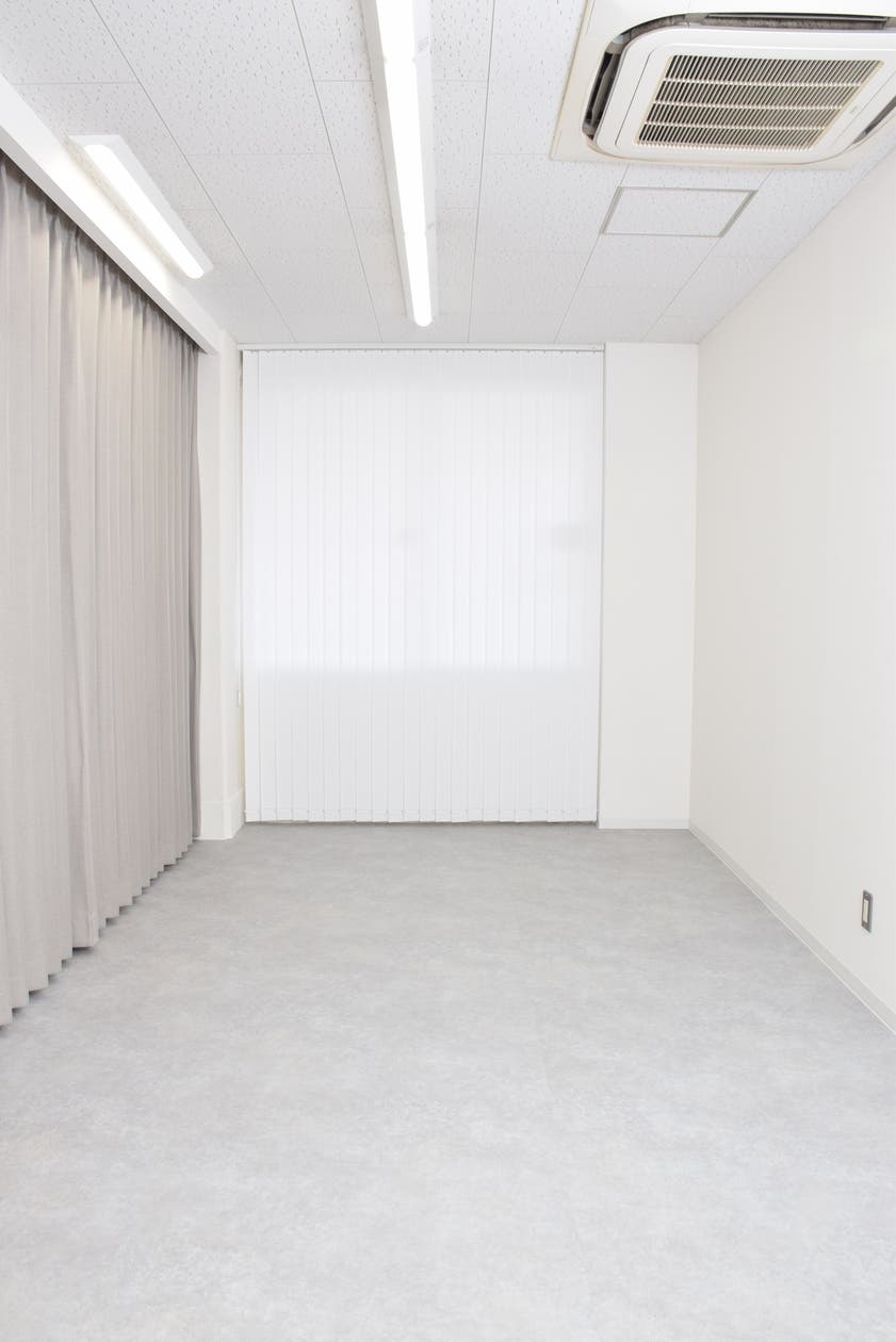 神戸長田駅から徒歩10分以内にあるシンプルな撮影スタジオの写真1