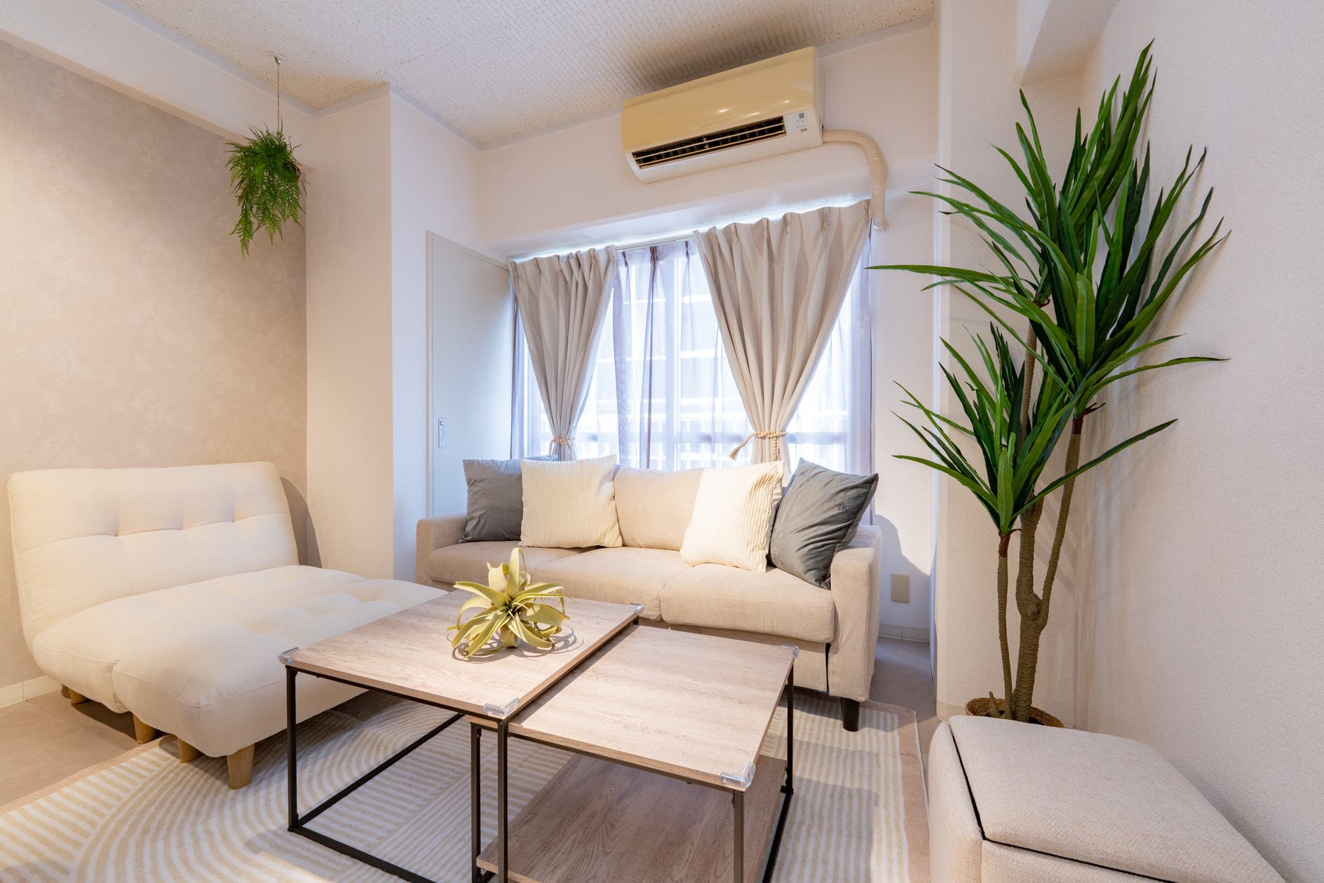 新大阪6分☘️12名＋3名利用可🆗全設備無料｜高速Wi-Fi｜ホワイトボード｜65型スマートTV｜ホワイトボードの写真6