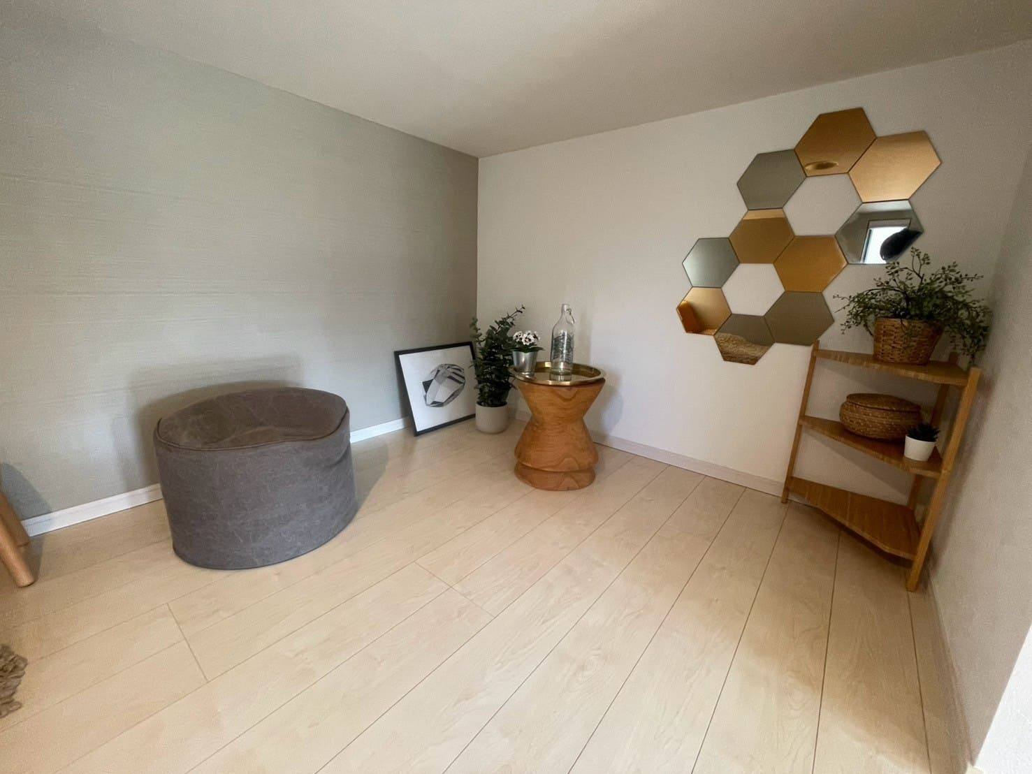 【東松戸駅 徒歩3分】Wi-Fi有◎会議・打ち合わせ🖊面接・面談🍃勉強会・コワーキング・作業✨商品撮影📸インタビュー🚶の写真11