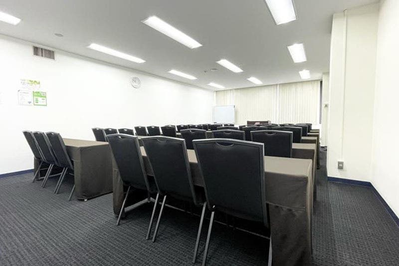 【TKP横浜会議室】カンファレンスルーム7Bの写真1