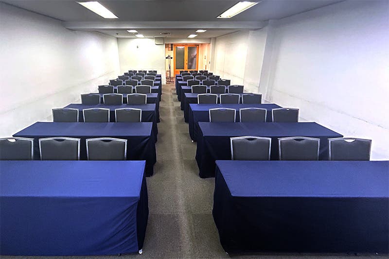 【TKP岡山会議室】カンファレンスルーム2Bの写真1