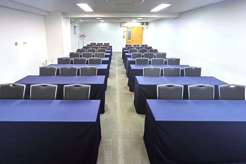 【TKP岡山会議室】カンファレンスルーム2Cの写真1