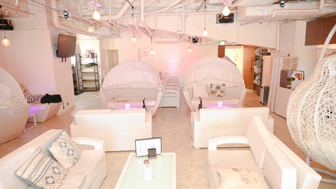 【渋谷⭐️徒歩5分のオシャレシーシャバー♪】インスタ映えな店内☆忘年会,新年会,サークル,合コンの写真7