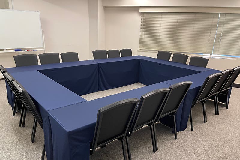 【TKP新大阪ビジネスセンター】ミーティングルーム4Hの写真1