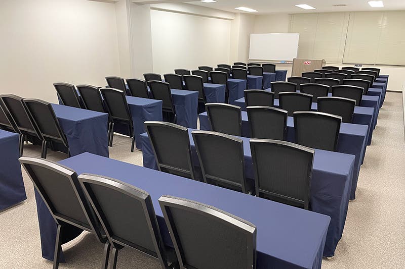 【TKP新大阪ビジネスセンター】カンファレンスルーム4Iの写真1