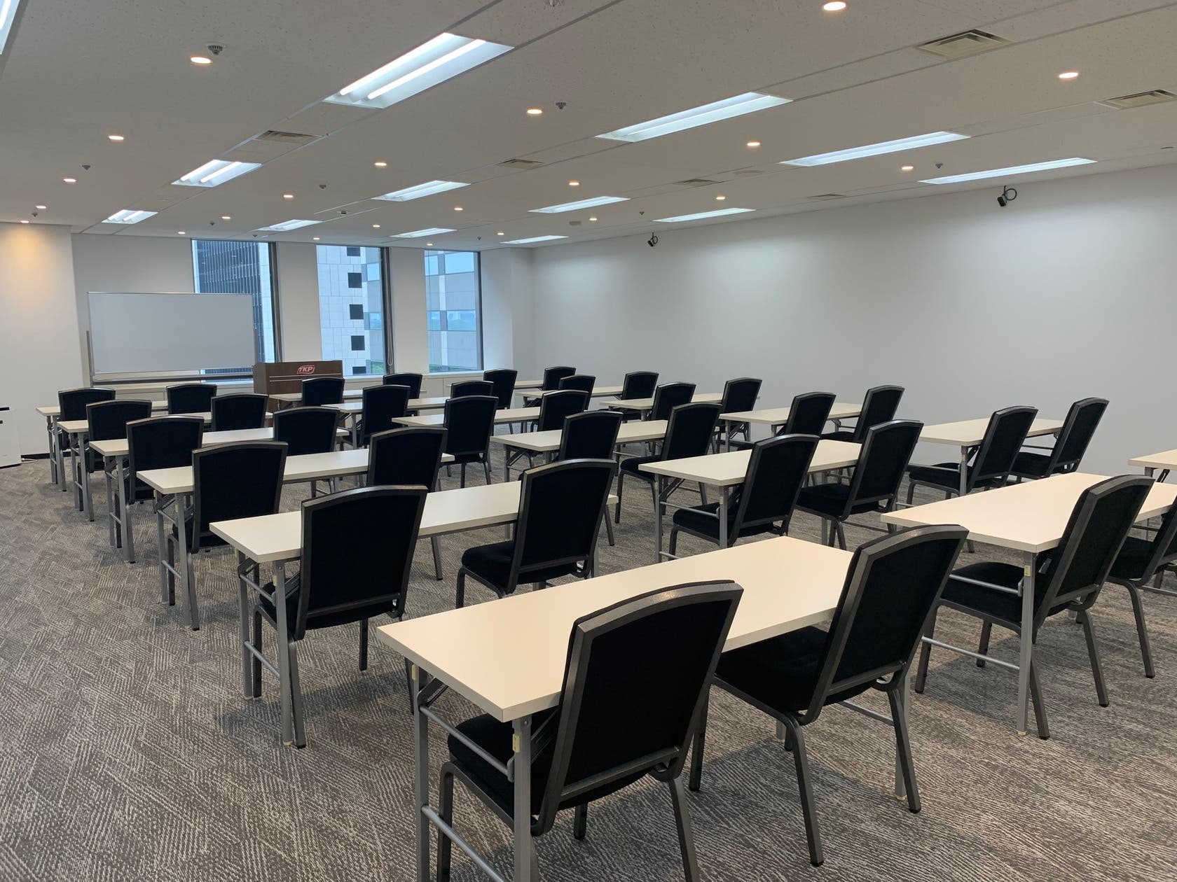 【TKP新橋カンファレンスセンター】カンファレンスルーム10Dの写真1