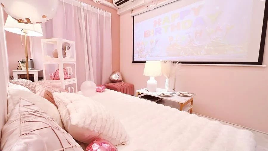 【🎀映えすぎピンクインテリア🎀】【クリスマス🎄】心斎橋5分🚃スクリーン鑑賞会🎞️デート💗推し活🫶未成年🆗学割🏫の写真15