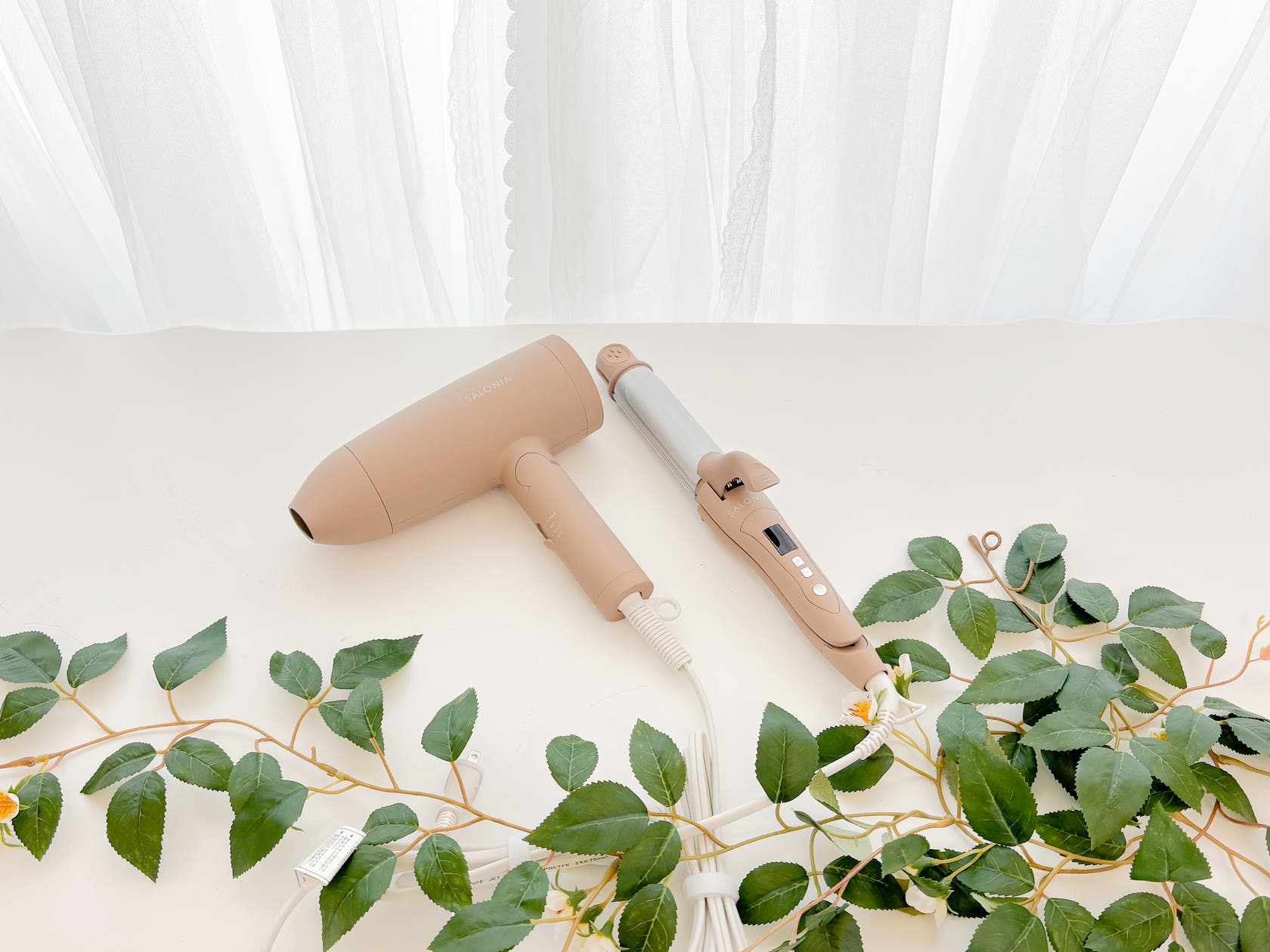 ドライヤー、ヘアアイロン、衣類用スチームアイロンの画像1