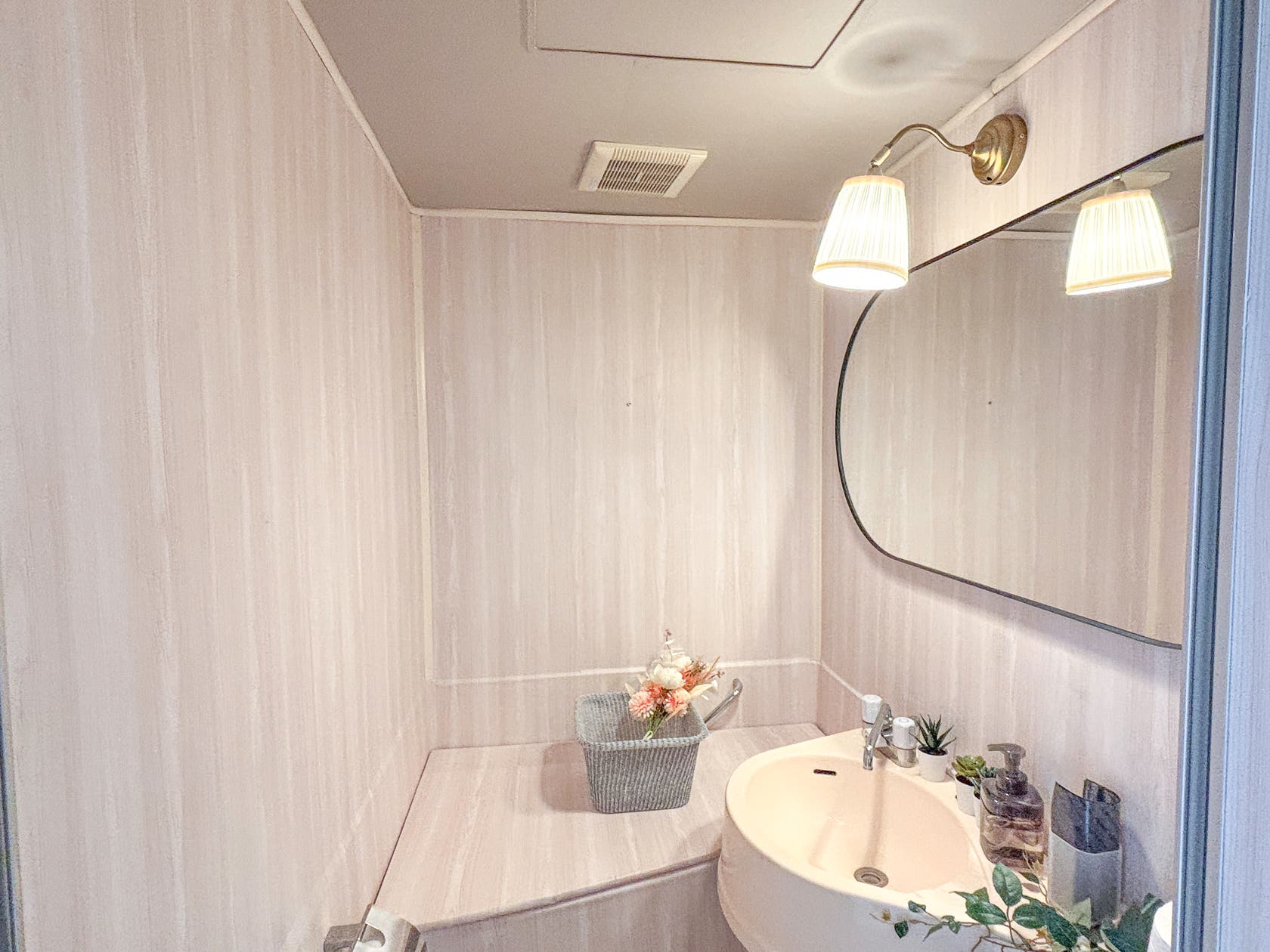 【更衣スペース】更衣、洗面、お手洗いの画像1