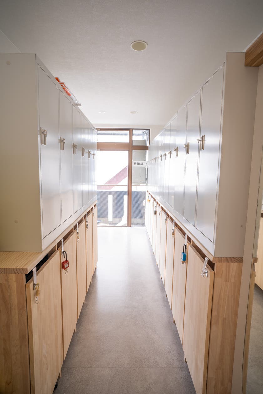 栄個室カットブース　美容所登録済み　リアシャンプー台　鍵付きロッカーの写真5