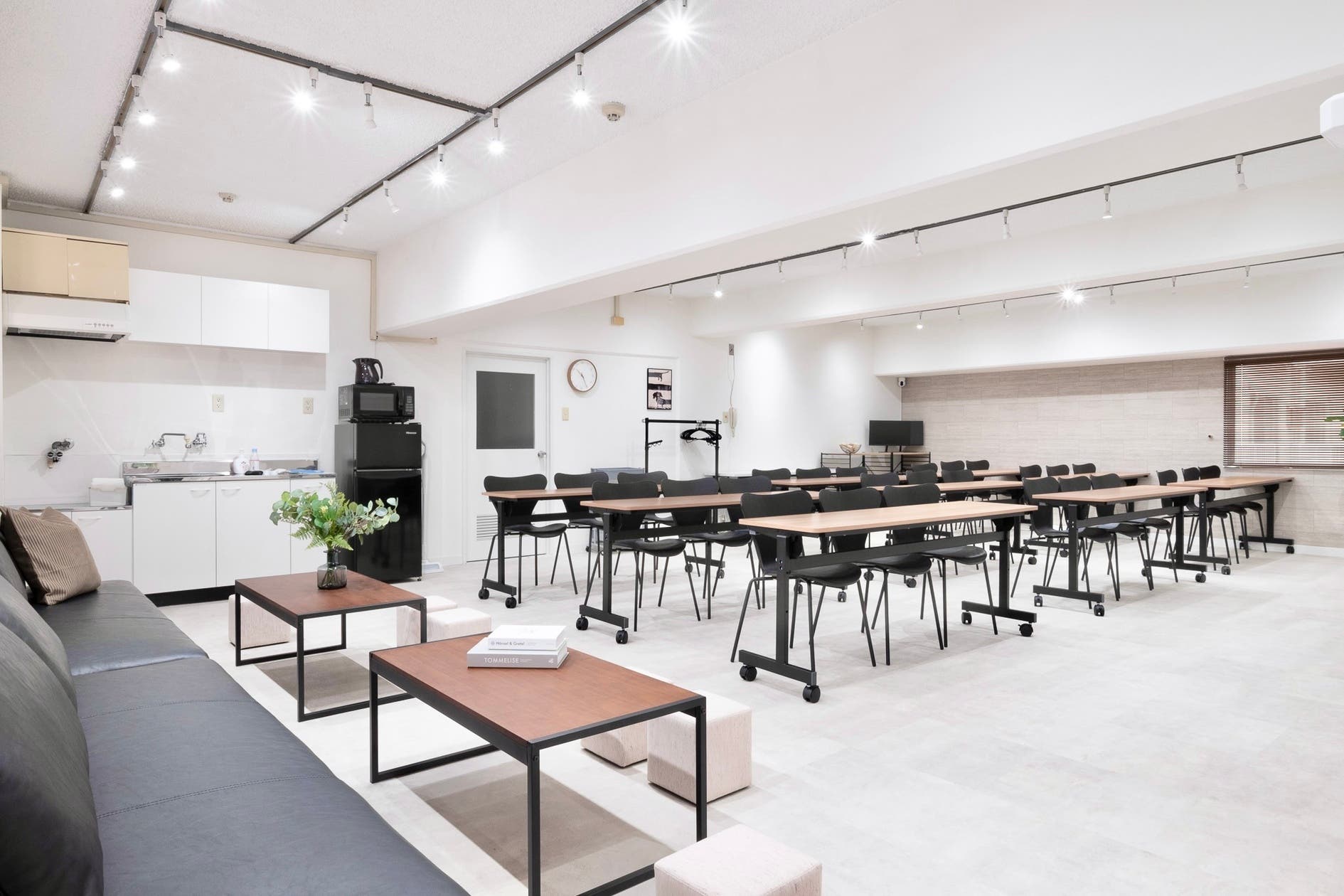 スペモ✨️【新大阪駅４分】最大40名/超高速NURO光/プロジェクター/マイク/モニタ/持込飲食🍴666_SMILE会議室新大阪の写真5