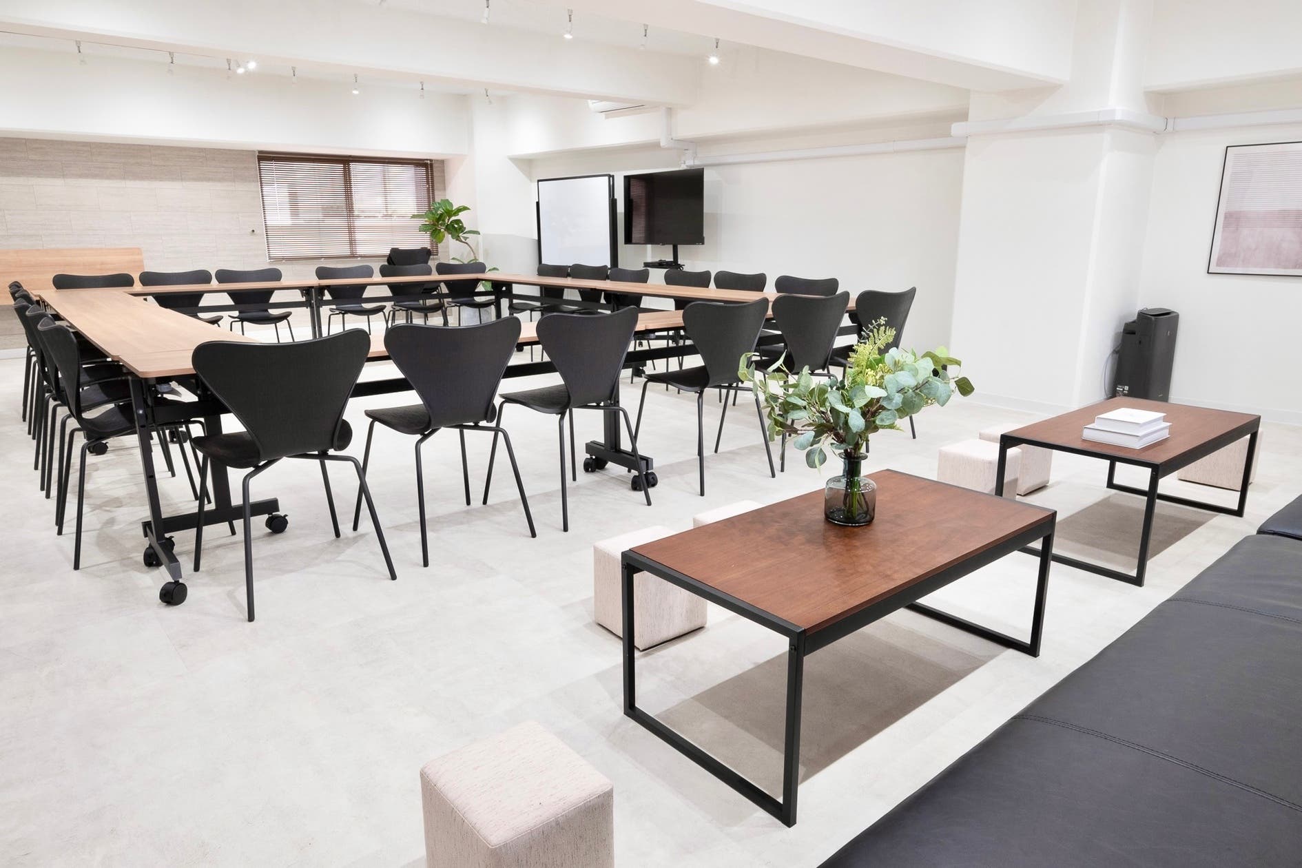 スペモ✨️【新大阪駅４分】最大40名/超高速NURO光/プロジェクター/マイク/モニタ/持込飲食🍴666_SMILE会議室新大阪の写真13