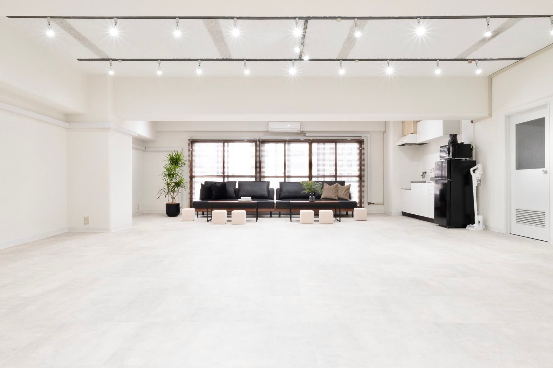 スペモ✨️【新大阪駅４分】最大40名/超高速NURO光/プロジェクター/マイク/モニタ/持込飲食🍴666_SMILE会議室新大阪の写真20