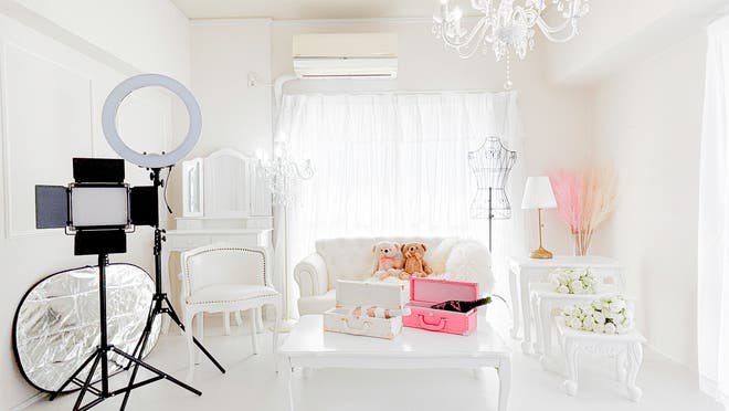 白家具×アンティーク👑推し活🌈白スタジオ🌙メイク&更衣室完備💄撮影機材無料💡誕生日会🍰 女子会OK🌷の写真4