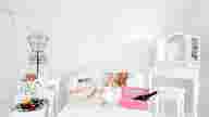 白家具×アンティーク👑推し活🌈白スタジオ🌙メイク&更衣室完備💄撮影機材無料💡誕生日会🍰 女子会OK🌷の写真2