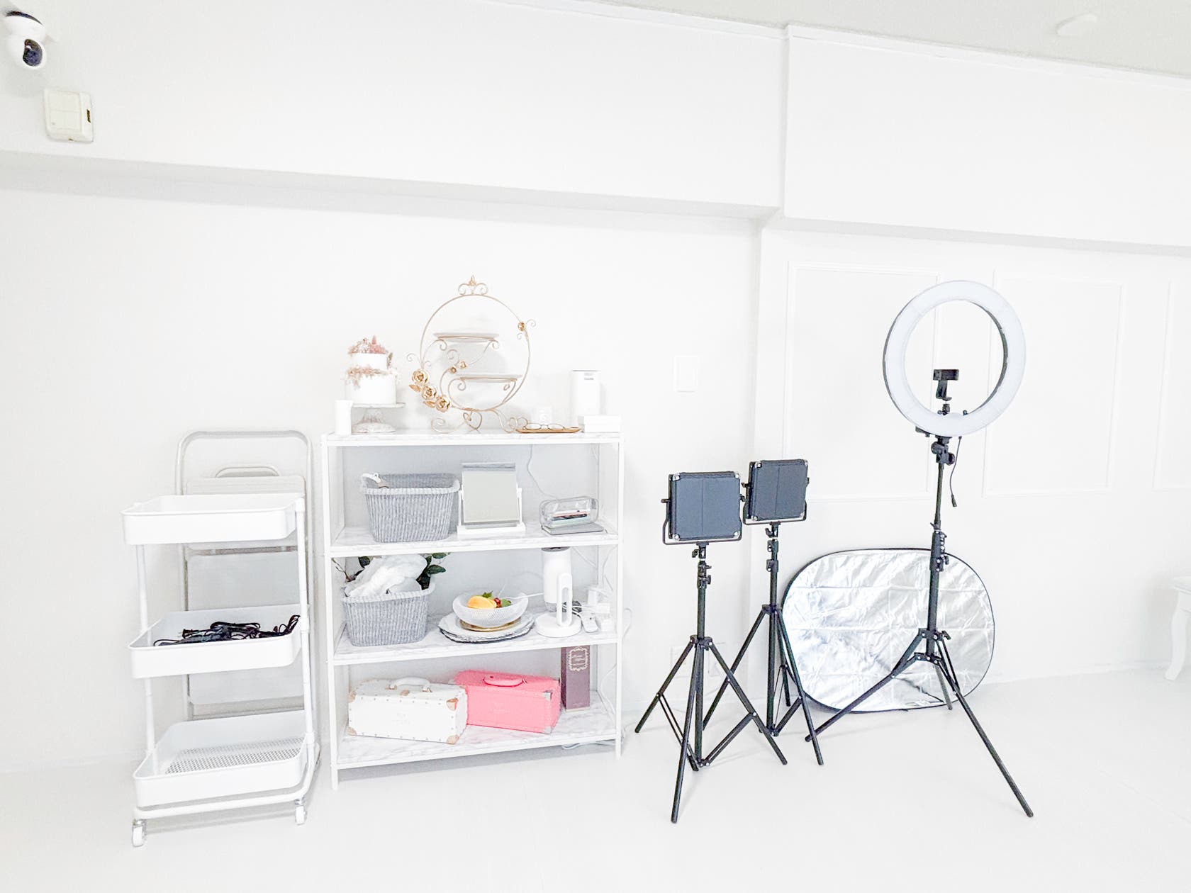 白家具×アンティーク👑推し活🌈白スタジオ🌙メイク＆更衣室完備💄撮影機材無料💡誕生日会🍰 女子会OK🌷の写真13