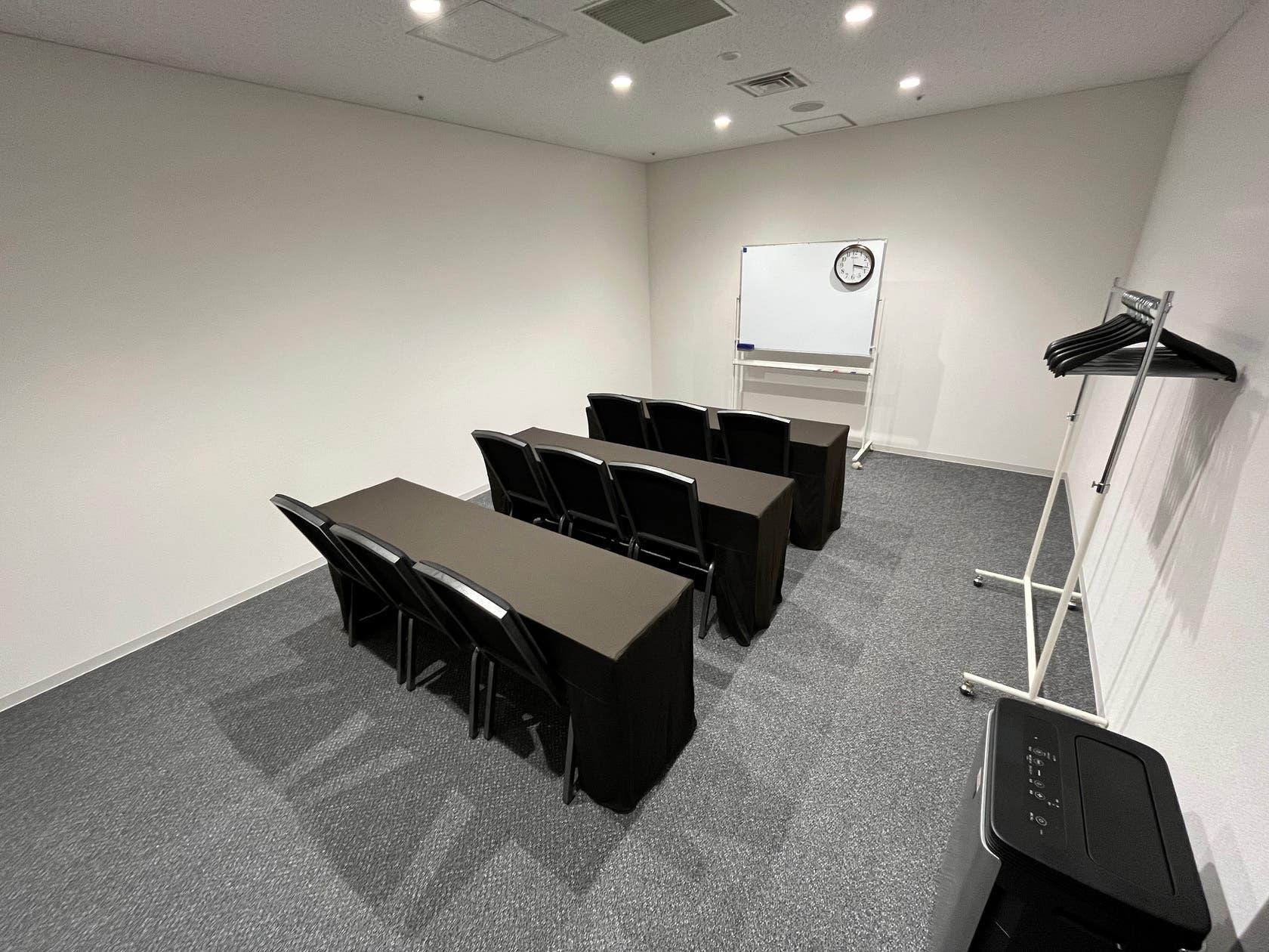 【TKP新橋汐留カンファレンスセンター】ミーティングルーム4Cの写真1