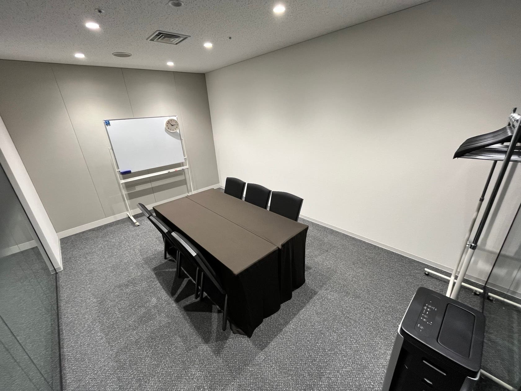 【TKP新橋汐留カンファレンスセンター】ミーティングルーム4Eの写真1