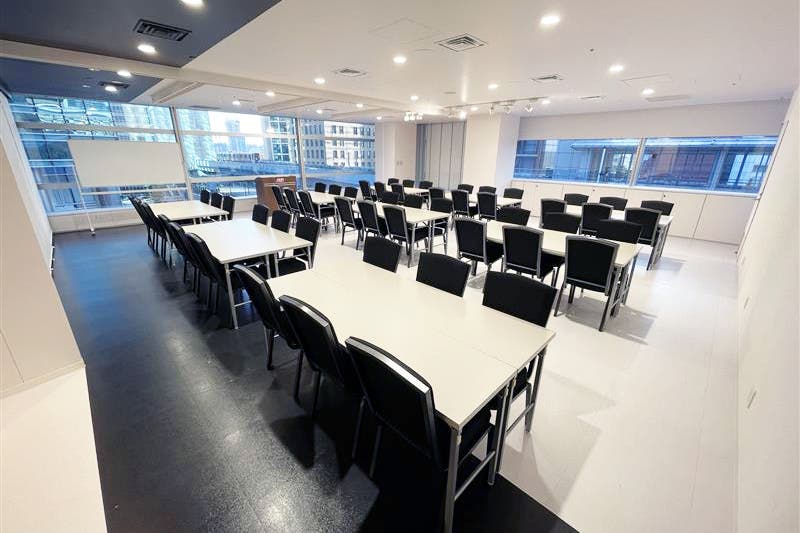 【TKP新橋汐留カンファレンスセンター】カンファレンスルーム5Aの写真1