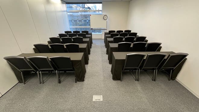 【TKP新橋汐留カンファレンスセンター】ミーティングルーム8Cの写真1