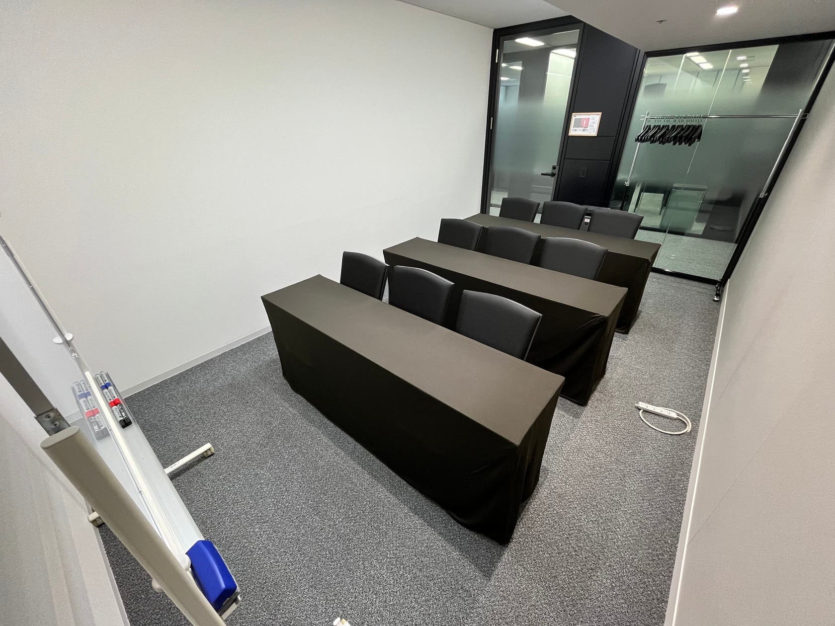 【TKP新橋汐留カンファレンスセンター】ミーティングルーム8Dの写真1