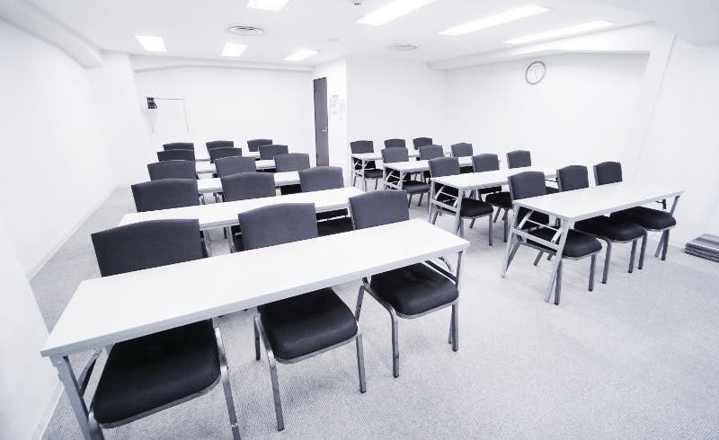 【TKP新橋汐留ビジネスセンター】ミーティングルーム302の写真1