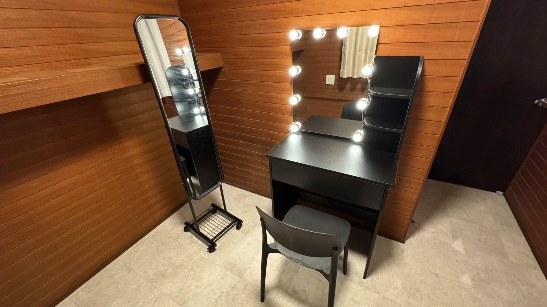 【カフェ併設のレンタル撮影スタジオ】クロマキー常設、スタジオまで車寄せOK！・バイク撮影可！の写真7